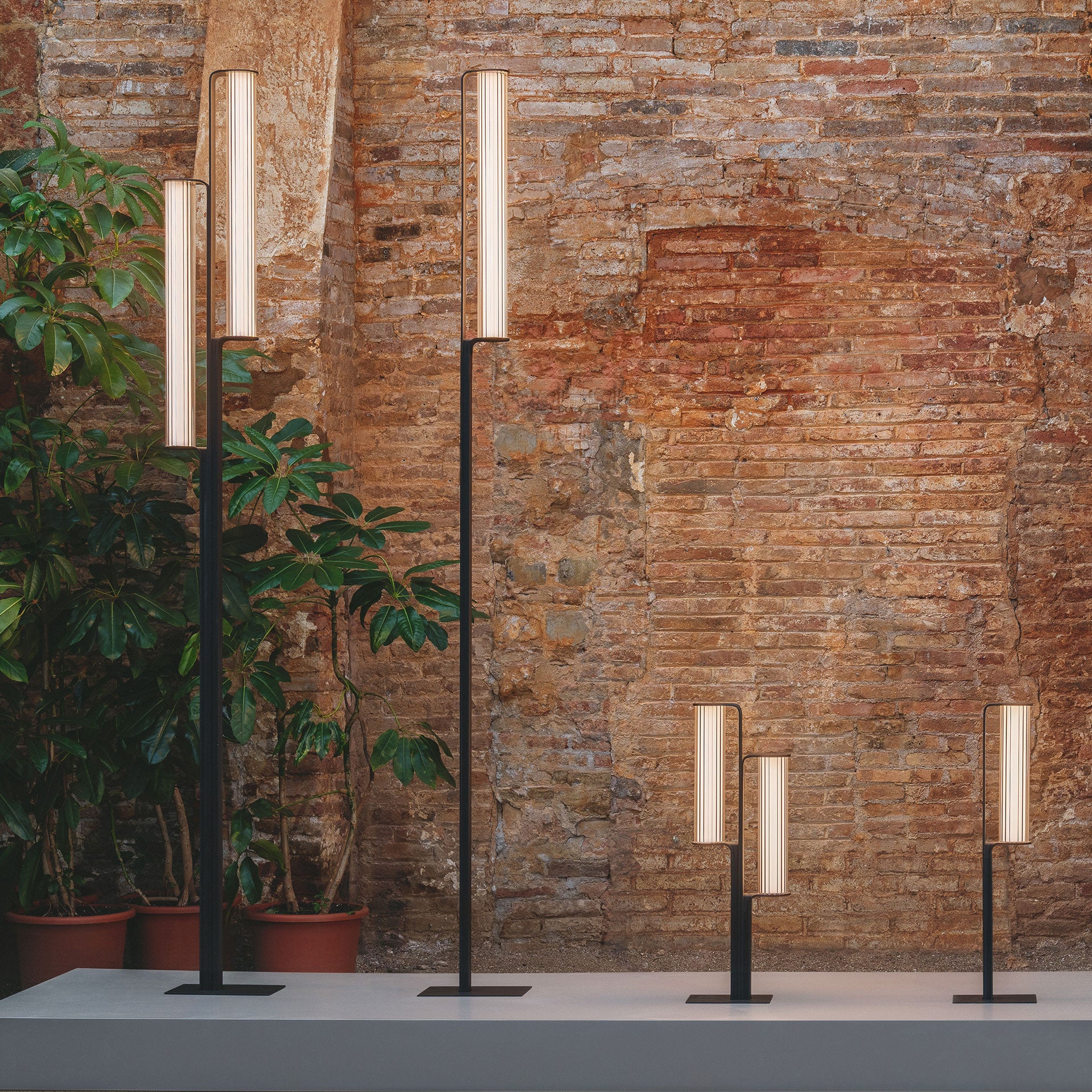 Vibia Class 2810 Lampada da Terra Outdoor – Agati.it